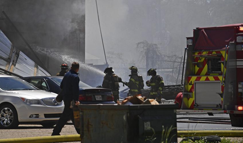 Baton Rouge firefighter hurt as BRFD battles blaze within Plank Road ...