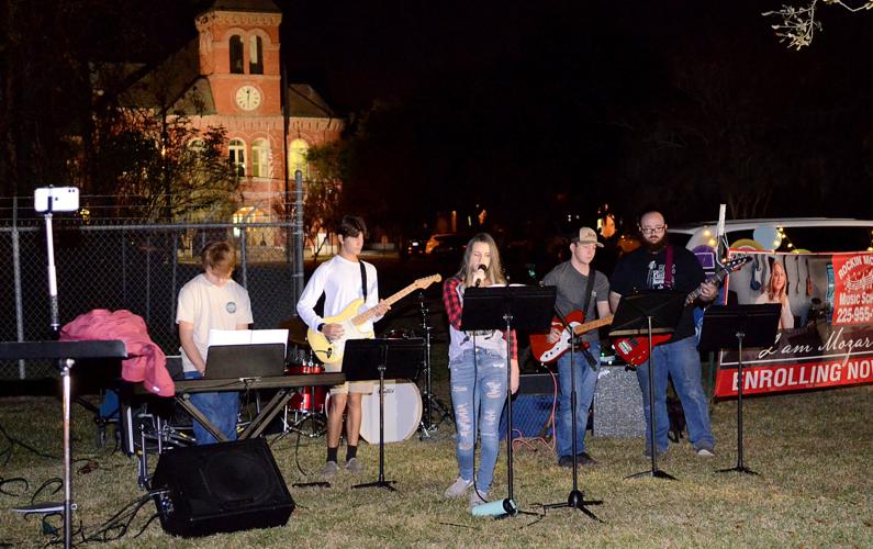 Santa and his elves stop by Donaldsonville's Stroll on the Square ...