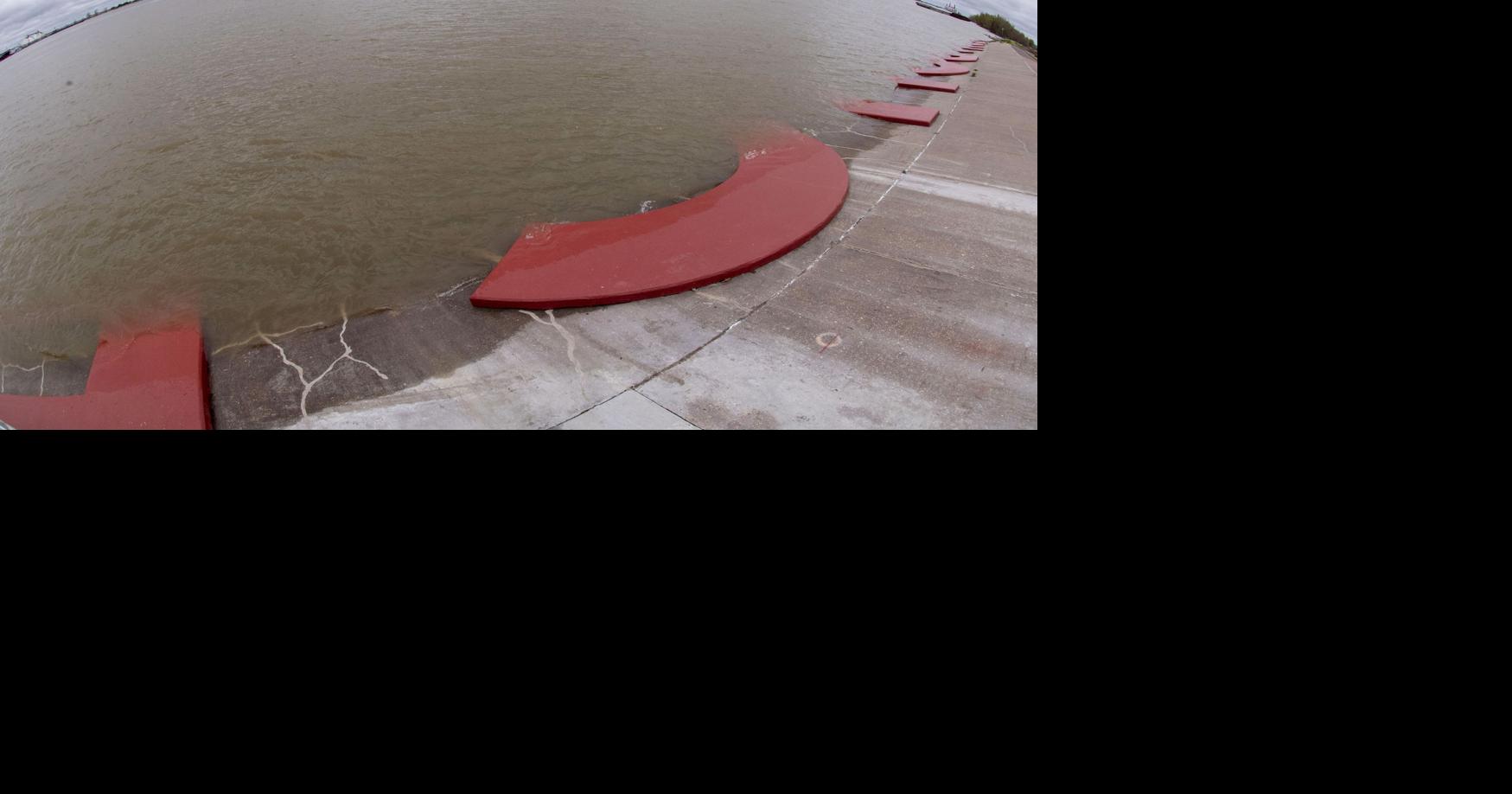 Photos: Mississippi River water nearly covers 'Baton Rouge' letters on ...