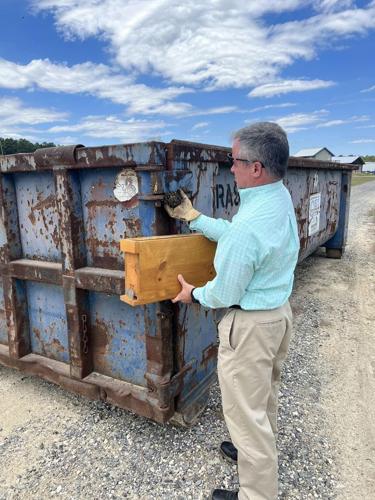 Livingston Parish warden keeps State Police safe from bees | News ...