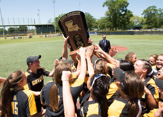 St. Amant High School Lady Gators win 5A state softball title ...