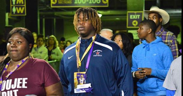 LSU kicks off the recruiting season with a commitment from JUCO OL ...