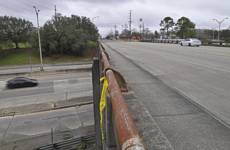Baton Rouge Police officer shoots, wounds armed suspect attempting to ...