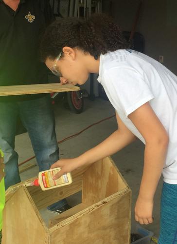 Copper Mill Elementary class builds little library | Zachary ...