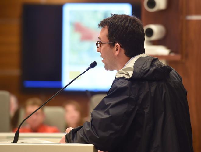 Controversial 425-home Lakes at Jones Creek development narrowly passes ...
