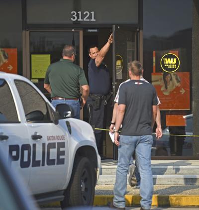 Man robs bank on Jones Creek Rd., flees with cash in hand, East Baton ...