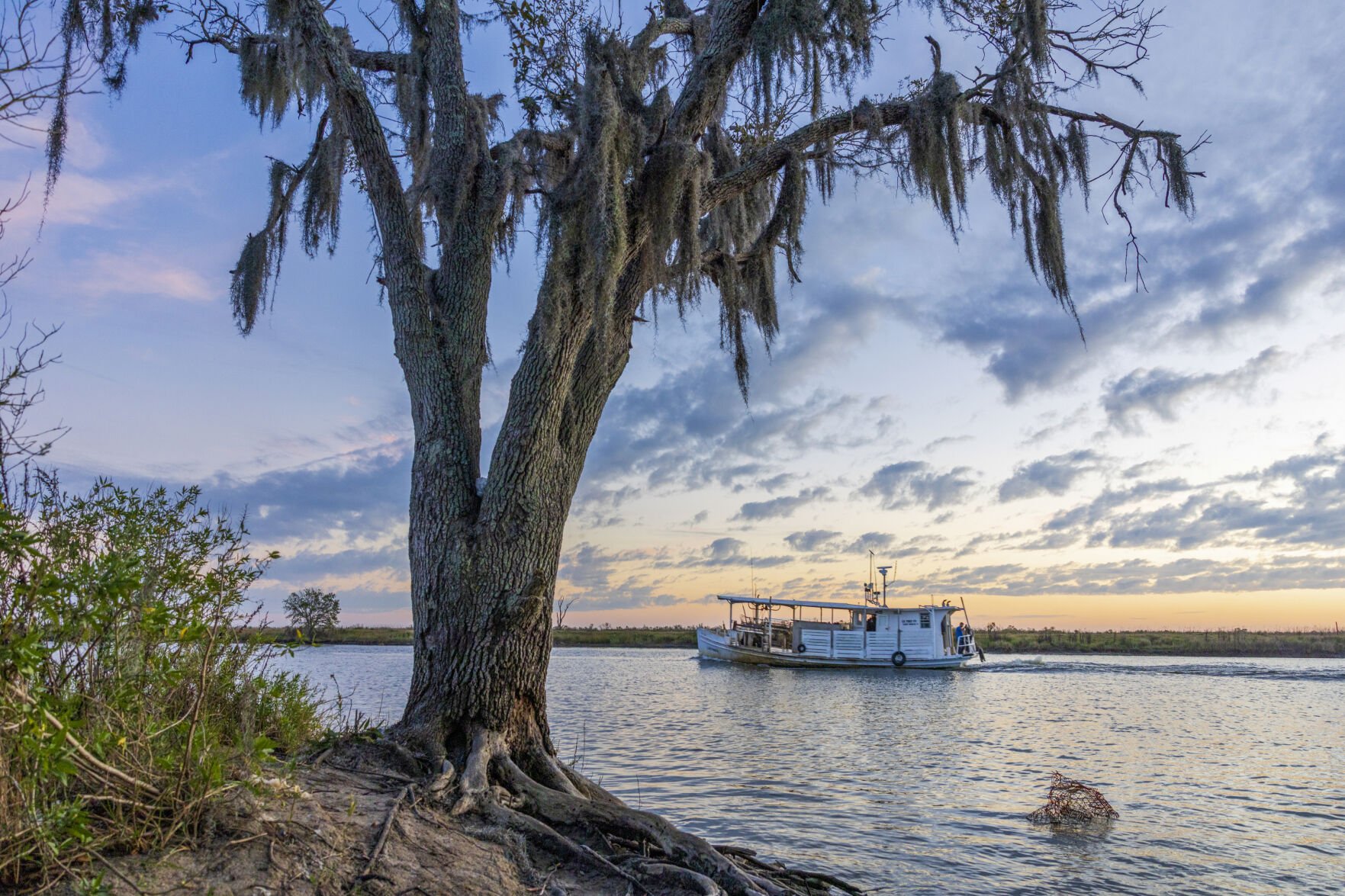 Honduran deckhand drowns fleeing Coast Guard in Louisiana | Crime ...