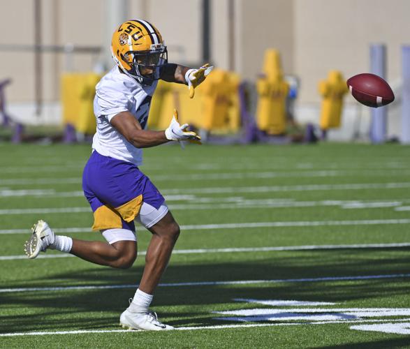 Watch: LSU WR Koy Moore, Baton Rouge police encounter bodycam video ...