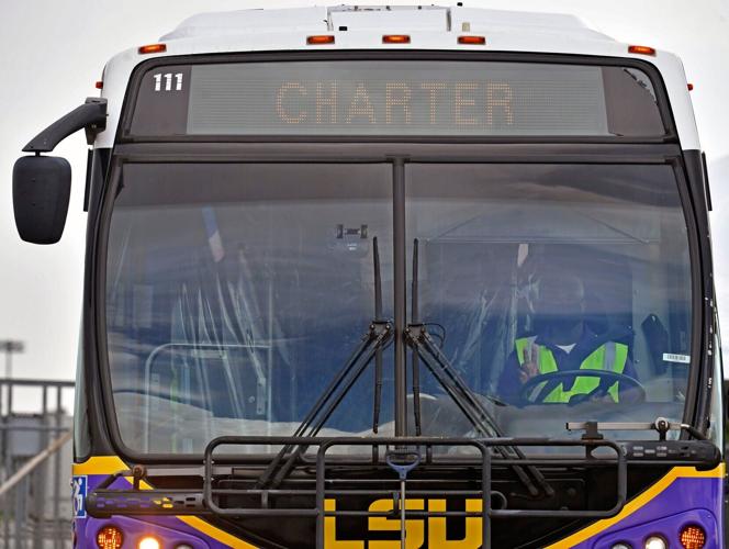 LSU basketball bus slides off icy road in Arkansas | LSU | theadvocate.com
