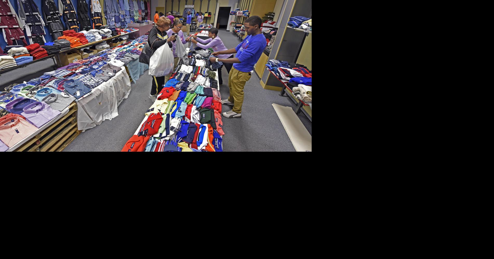Free clothing store for flood victims pops up at Cortana Mall: 'People ...