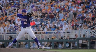 LSU baseball tops Tennessee to open College World Series | LSU ...