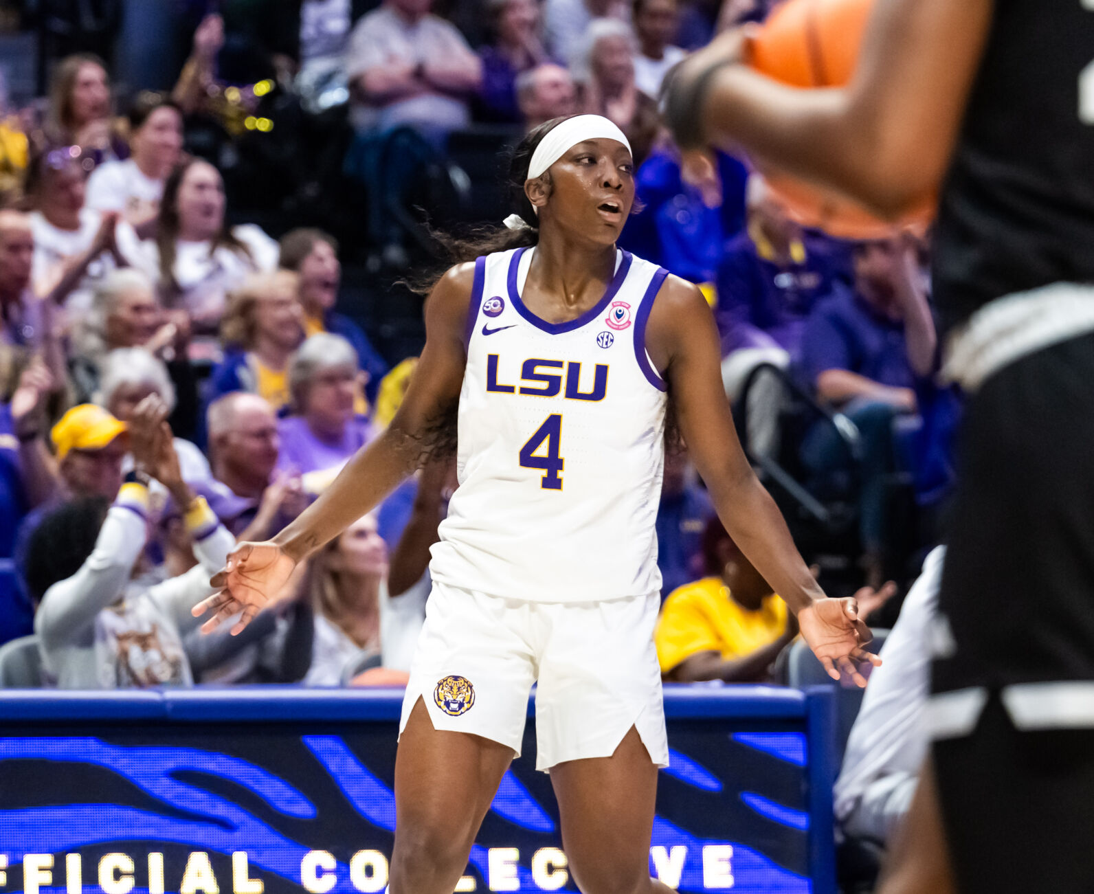 LSU-Texas: Latest on Flau'jae Johnson's injury status | LSU ...