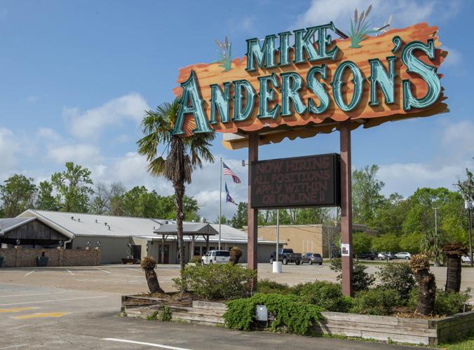 At Mike Anderson's Seafood, diners love servers just as much as the ...