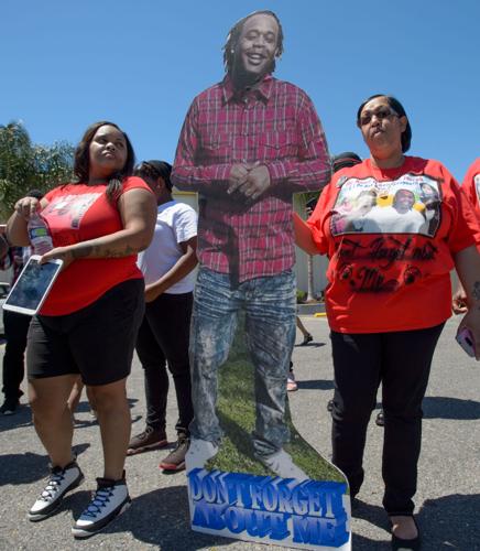 Kendole Joseph family members protest Gretna police video, coroner's ...