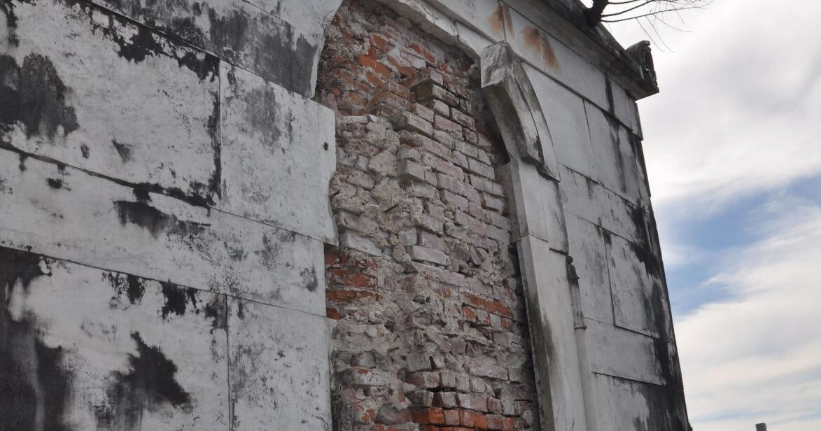 A walk through history: Donaldsonville cemetery tour planned to raise ...