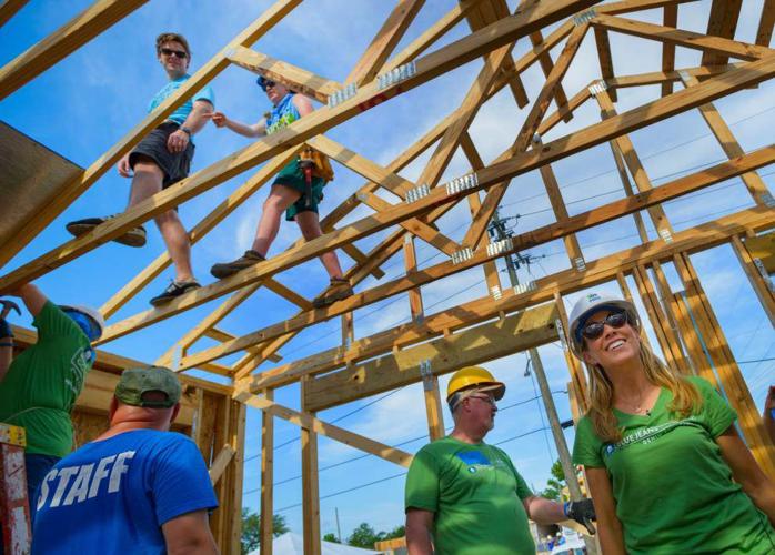Turning blue jeans green: Sheryl Crow creates insulation for Katrina ...