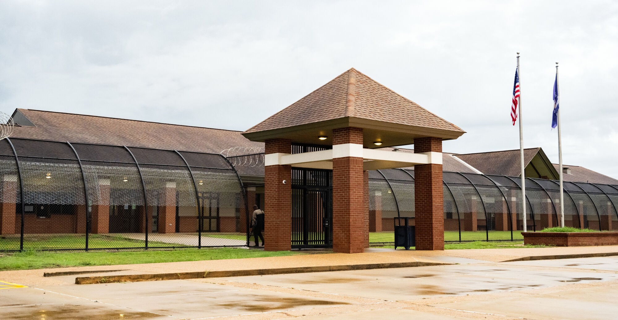 Juvie guard sued for coercing teen inmate into sex | Courts ...