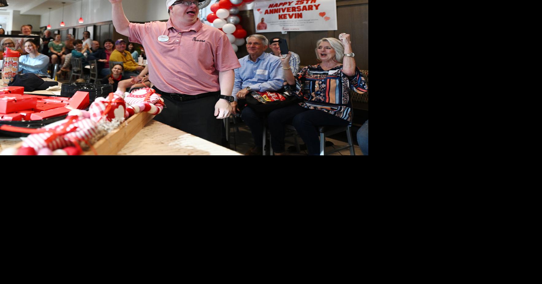 Chick-fil-A Kevin Melancon celebrates 25 years on job | Photos ...