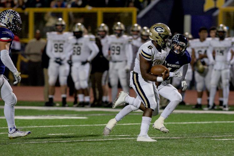 Pooka Williams busts loose as No. 10 Hahnville upsets No. 2 Covington ...