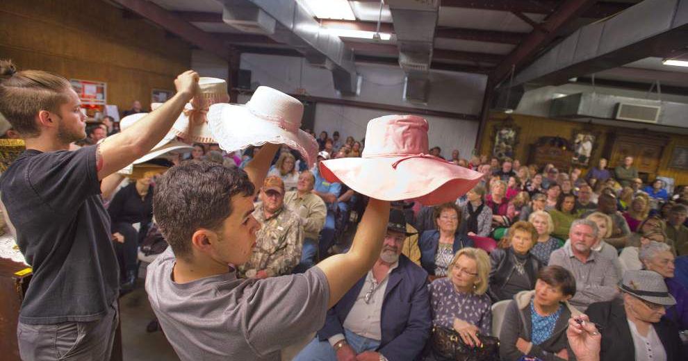 Sale of late ‘Beverly Hillbillies’ star Donna Douglas' belongings draws ...