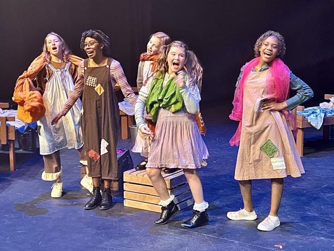 Playmakers' 'Annie, Jr.' offers hope in 'Tomorrow,' through familiar ...