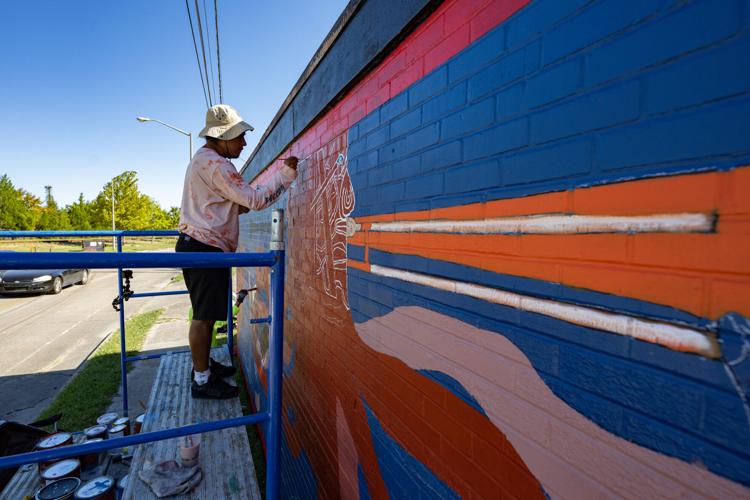 'Everybody has roots': Mural to honor Latino heritage finds a home in ...