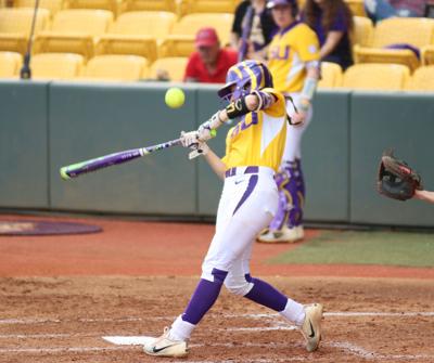 Sydney Loupe celebrates first career hit for LSU softball in senior ...