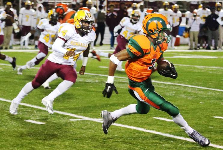 Wilson leads Roneagles’ fourth quarter rally for 27-20 district win ...