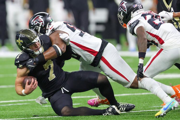 Taysom Hill leaves the game against the Falcons | Saints | theadvocate.com