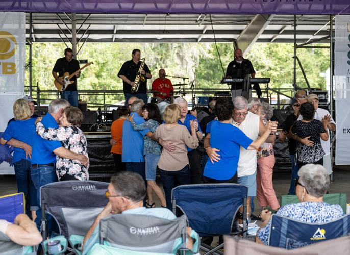 Pigasus and other balloons glow over Boucherie and Balloon Festival in ...