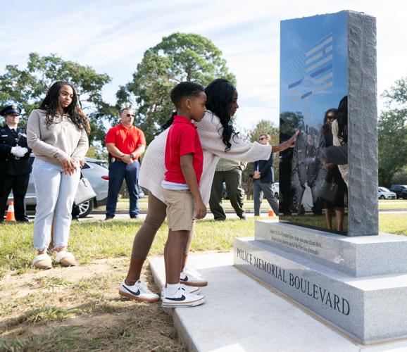 Lafayette police memorial monument unveiled on Camellia | News ...