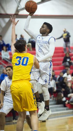 David Thibodaux advances to quarterfinals with win over St. Charles ...