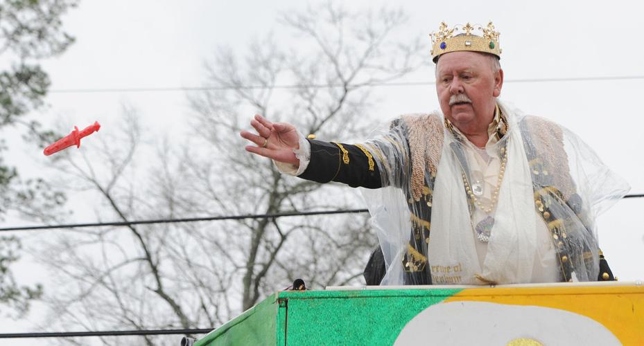 Krewe of Denham Springs rolls despite heavy rain showers during ...