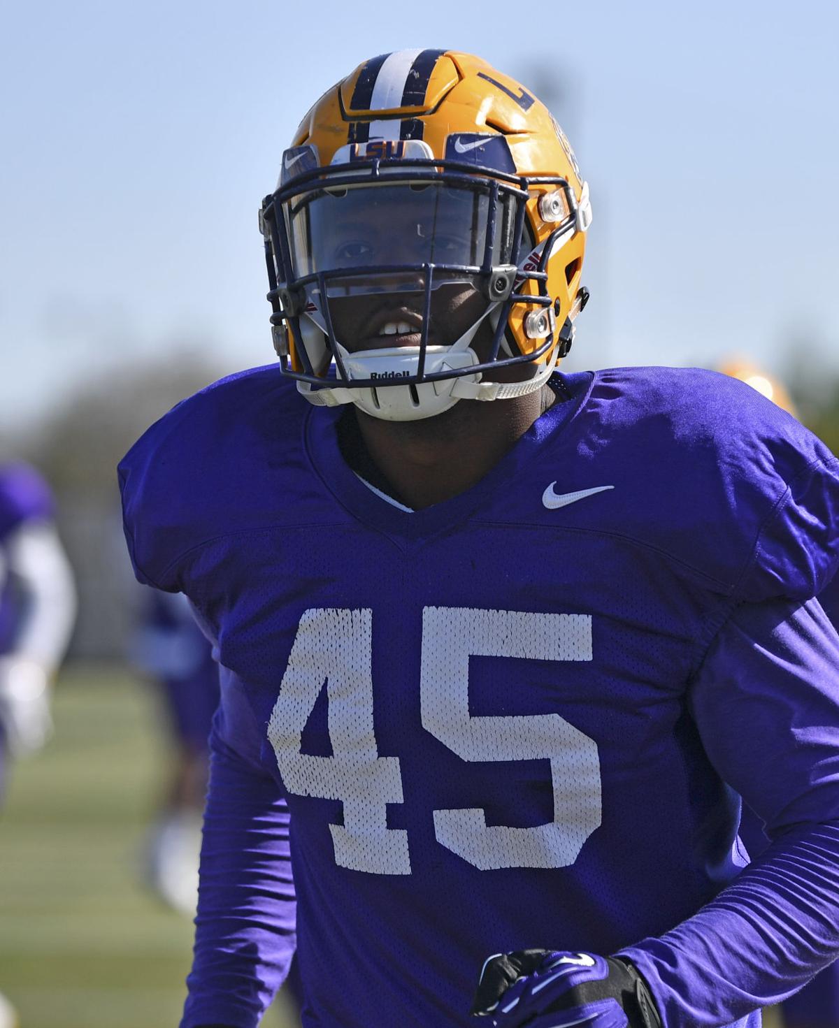 In move to inside linebacker, LSU's Michael Divinity becomes the new ...
