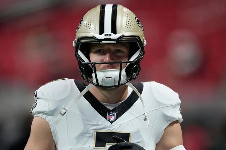 Taysom Hill leaves the game against the Falcons | Saints | theadvocate.com