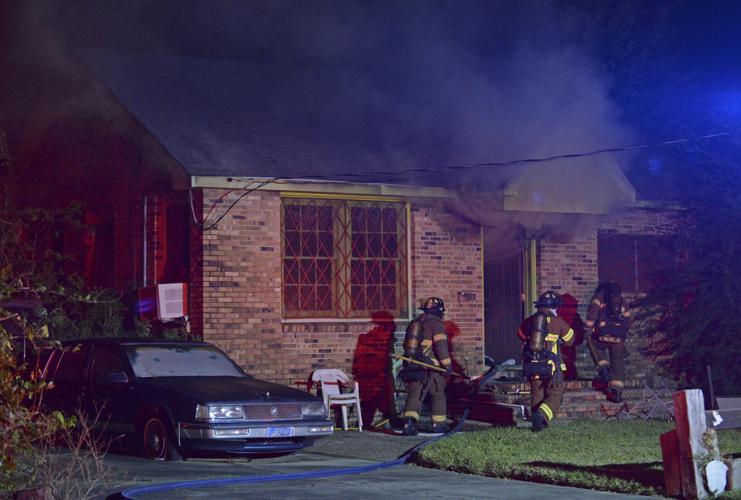 Baton Rouge firefighters battle blaze at Lula Avenue home Thursday ...