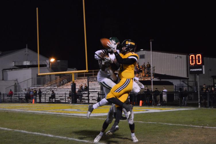 St. Amant High football team picks up victory over Slidell on Veterans ...