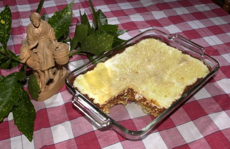 Gourmet Galley: Recipes for Deluxe Weekend Dish, Tasty Tuna Casserole ...