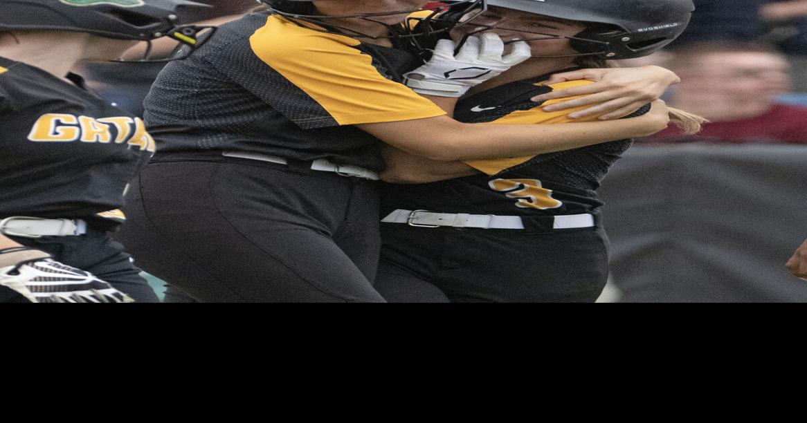 St. Amant wins semifinal in quest of third straight softball title; Ponchatoula rallies by Live ...