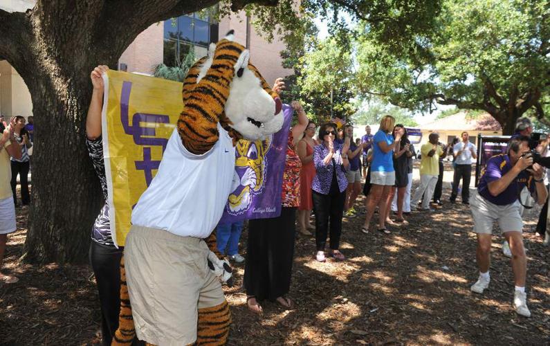 LSU golfers welcomed home after winning national title | LSU ...