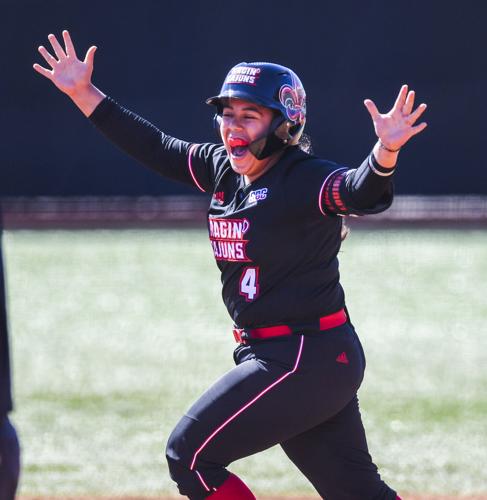 Victoria Valdez, Cecilia Vasquez relish first career homers for Cajuns ...