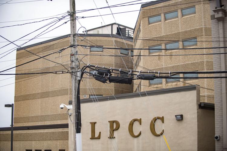 Lafayette Sheriff's Office fights COVID-19 outbreak after 69 inmates ...