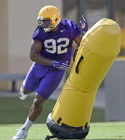 'I was close last year': LSU defensive end Lewis Neal shooting for sack ...