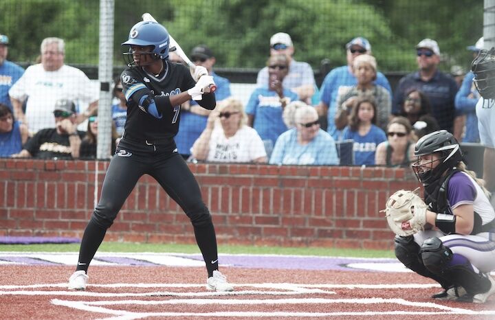 Live Oak upends No. 1 Dutchtown in softball quarterfinals | High School ...
