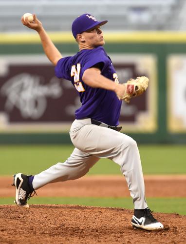 'Let me see who you are.' With a dozen new pupils, this fall is a ...