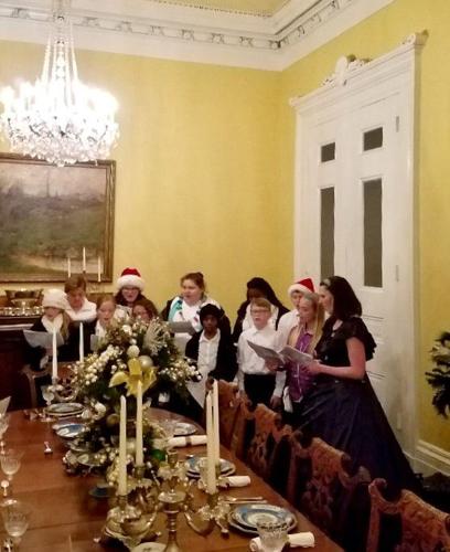 Copper Mill Elementary choir students perform at plantation | Zachary ...