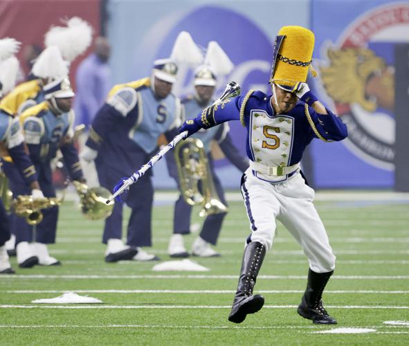 Kedric Taylor of Human Jukebox for a Baton Rouge Classic ...