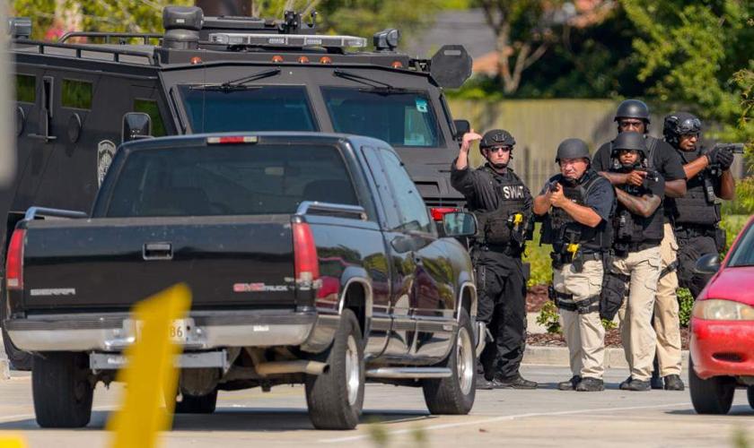 Nopd Swat Team Cant Find Gunman In Gentilly Walmart News