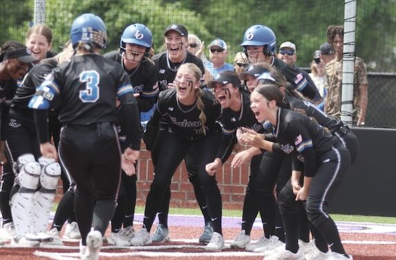 Live Oak upends No. 1 Dutchtown in softball quarterfinals | High School ...