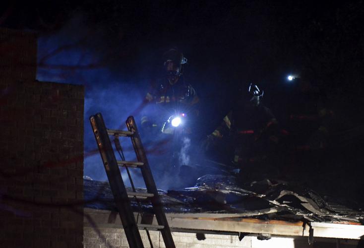 Baton Rouge firefighters battle house fire on Parkview | News ...